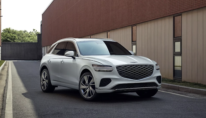 “하이브리드 끝판왕?”… GV70 HEV 국내 상륙 준비 | EV-Hotissue