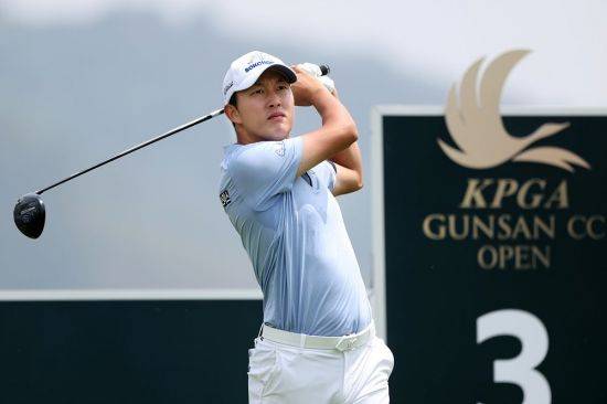 김백준, 8언더파 몰아치기…'백스윙 교정 효과'