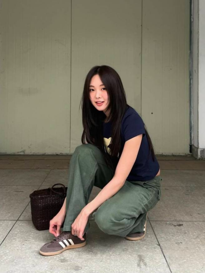 32세 실화야? 168cm·49kg의 9등신 비율 자랑한 동안 여배우, 빈티지 캐주얼룩 | 대본은 내운명