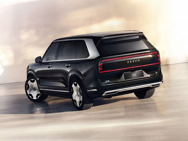 “GV90 나와봐”… 지커 9X, 제네시스 정조준한 괴물 SUV 등장 | EV-Hotissue