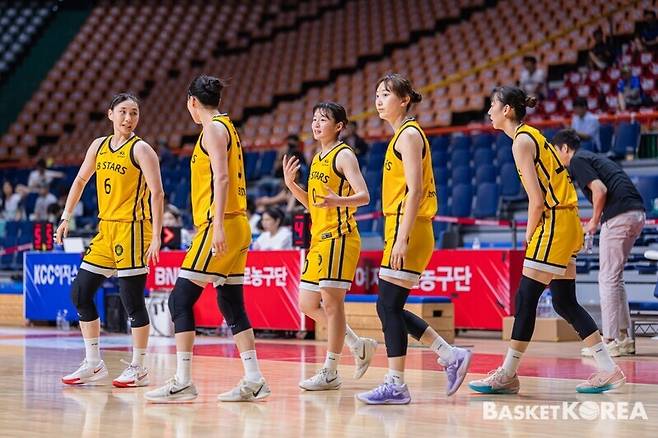 [WKBL 퓨쳐스리그] ‘3점 폭발’ KB, 하나은행 격파 … 대회 첫 승