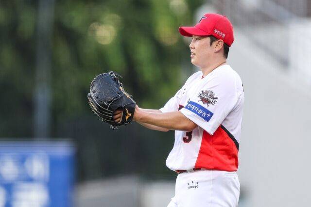 “노경은 느낌이 있어요” KIA 37세 KKK에게 최고의 극찬…꽃범호 립 서비스? 성영탁과 함께 ‘비장의 무기’[MD광주]