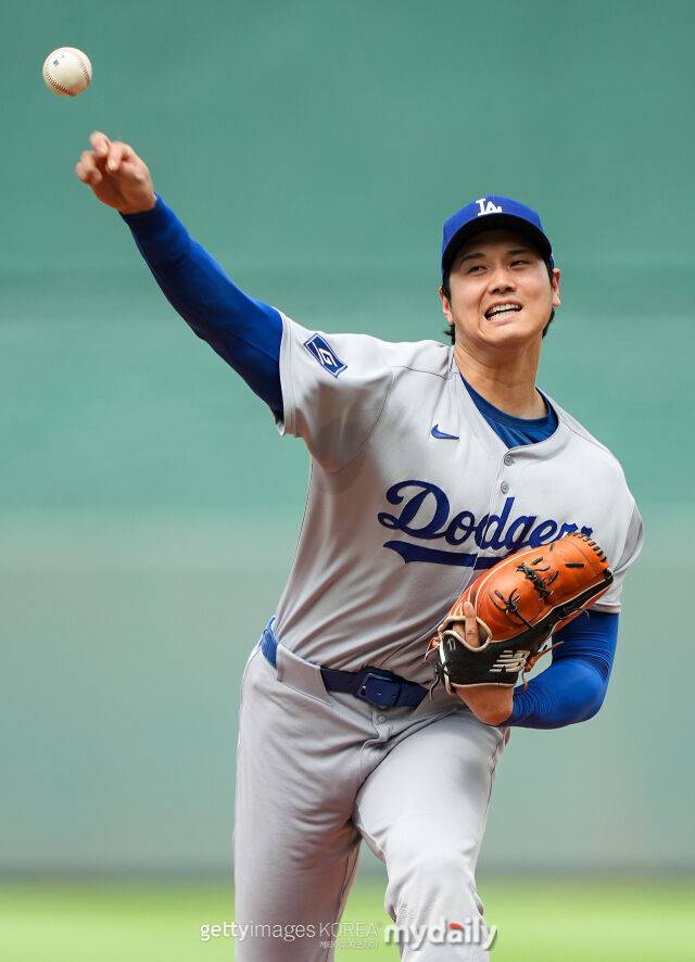 아니, 커쇼에 오타니까지 돌아왔는데…다저스 또 선발투수 트레이드? 빚 좋은 개살구, 안 할 수 없다