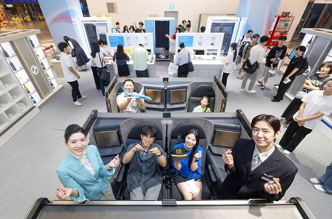 대한항공, 새 CI 공개 후 첫 팝업스토어 강남 코엑스에 ‘BRAND NEW KE’ 열어 | M투데이