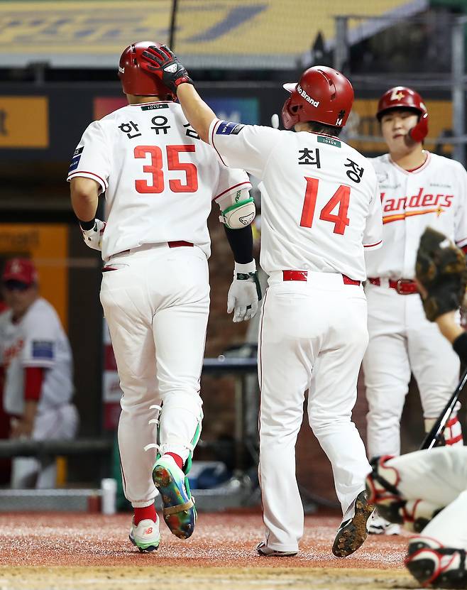 ‘엎치락뒤치락’ 5강 사선에서 줄다리기하는 KT-SSG, 가을야구 진출은 누가?