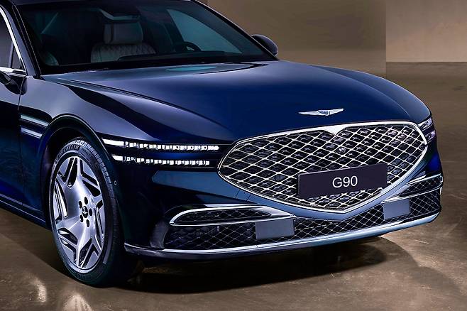 "제네시스가 이 정도였어?" 해외서 국위선양하는 G90 최신 근황 | 닷키프레스