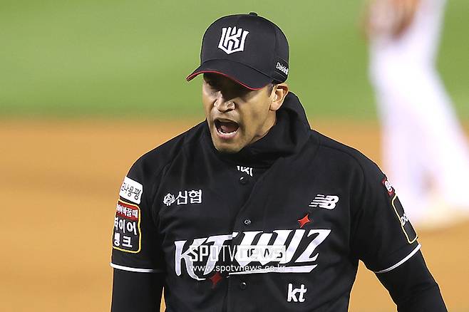 결국 떠나는 KBO 55승 에이스…"가족처럼 생각했는데 떠나서 아쉽다"
