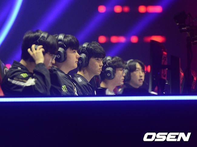 'MSI 리핏' 젠지 4강행, 플라이퀘스트 2-0 꺾고 순항 시작(종합) [EWC]