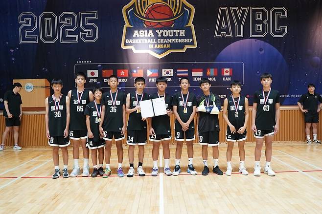 'AYBC 5개 종별 중 4개 우승 해외팀 석권' 단연 돋보인 건 U14부 왕좌 오른 대만 진화중학교