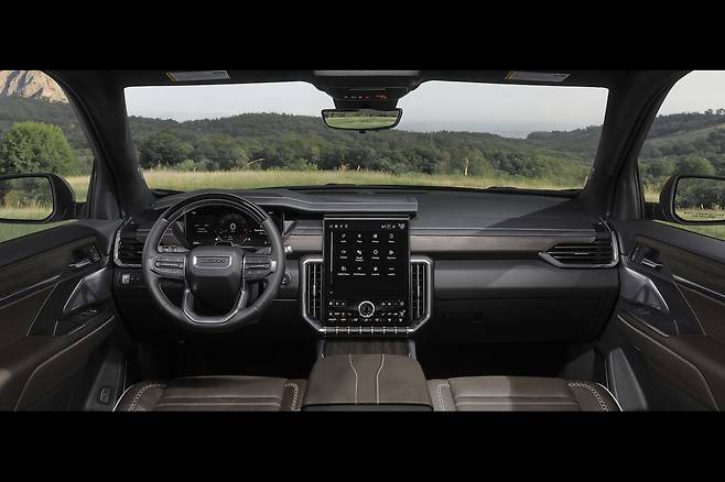 팰리세이드 넘볼까? 준대형 SUV 시장에 던진 강한 한 수 | EV-Hotissue