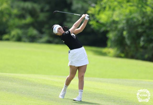 5타 줄이고도 웃지 못한 유현조···초반 ‘5개 홀 6언더’ 이후 ‘13개 홀 1오버’ 시즌 첫 우승 또 ‘가물가물’