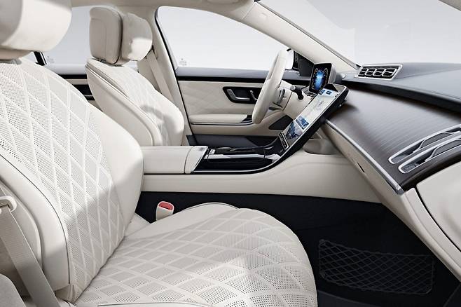 “G90 차주들 멘붕”… 벤츠, ‘1억 5천’짜리 신형 S클래스 내놨다 | EV-Hotissue