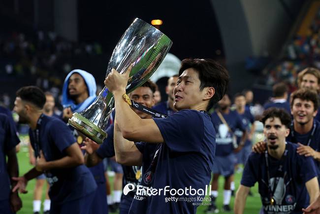 [PL POINT] 노팅엄, 이강인 향해 '975억' 미친 제안..."PSG도 거절 어려운 액수" 평가→결국 이적?