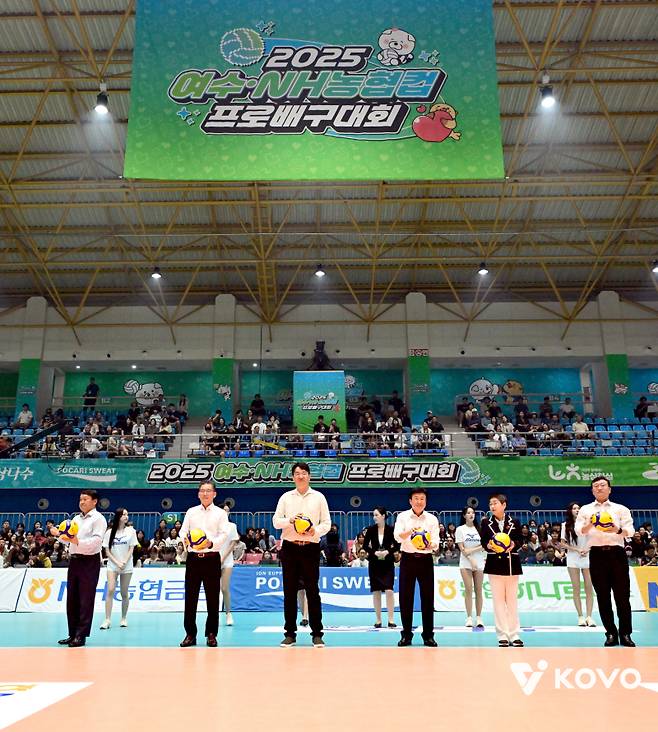 ‘초유의 사태’ 프로배구 남자부 컵대회 취소 위기 “FIVB 개최 허가 답변 없어”