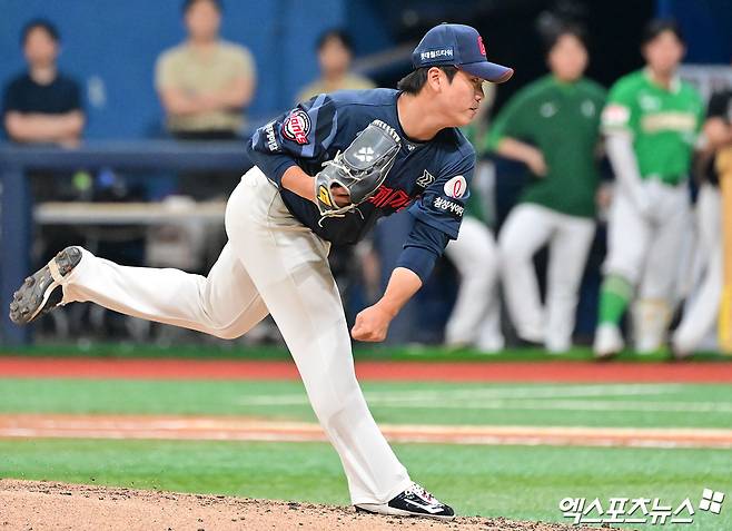 12-1 크게 앞섰는데 필승조 좌완 '원포인트 등판' 왜?…'79G 출석' 정현수, 17년 만에 'KBO 1위 85G' 넘어설까