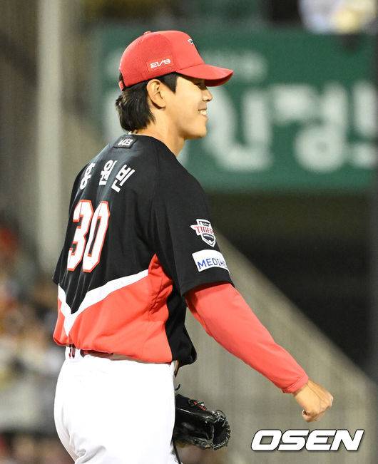 “몇 번을 만류했지만 공부한다고…” 7년 기다려 1군 데뷔했는데, 154km 1라운더 왜 25세 은퇴 선언했을까