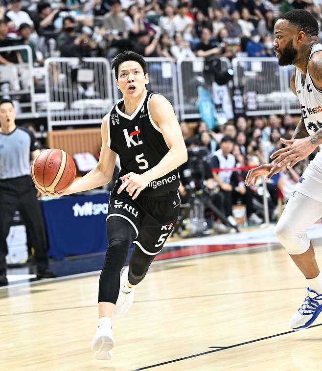 ‘허훈 없는 허훈매치’ KT, KCC 85-67 ‘완파’…삼성은 3점슛 19개로 가스공사 압도