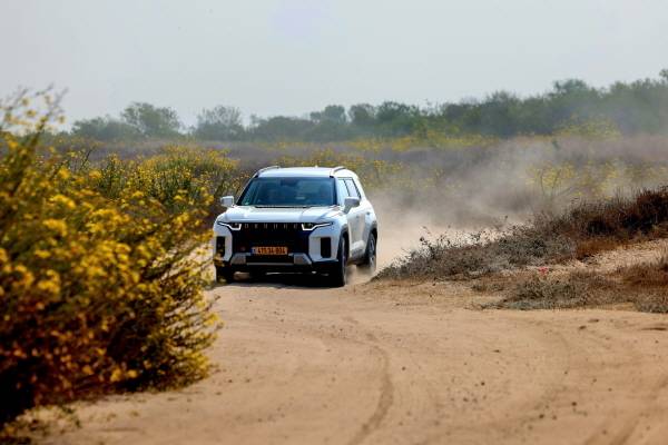 이스라엘·튀르키예 본격 상륙한 ‘KGM 토레스 HEV·무쏘 EV’