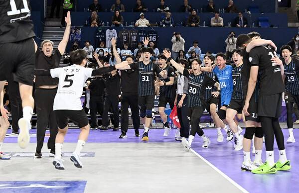 '한시즌만에 되갚아줄까'... 떠오르는 대한항공-주춤하는 현대캐피탈[초점]