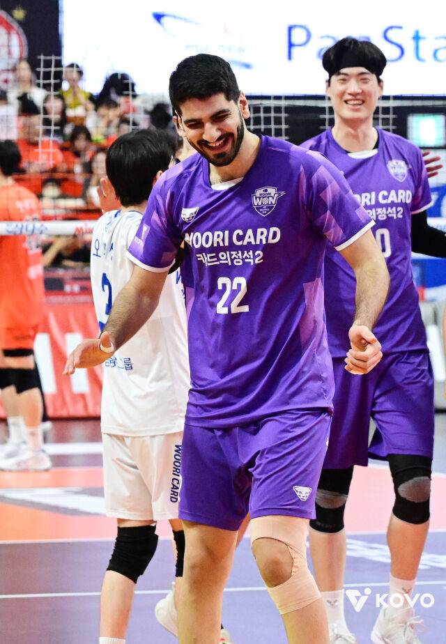 '4명 10득점↑폭발' OK, 만원관중 앞 '알리 복귀' 우리카드에 풀세트 끝 승리 ' 홈 첫 2연승→4위 점프' [MD부산]