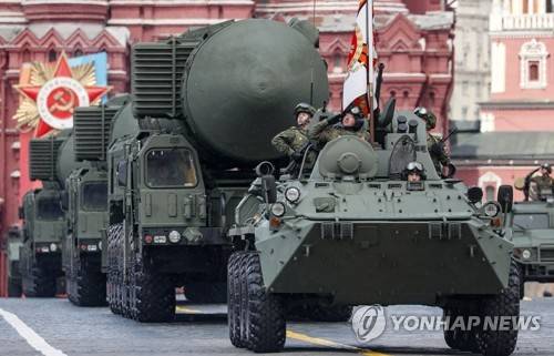 전승절 휴전 공방…러 공습에 젤렌스키 "휴전 위반"(종합)