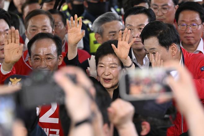 [6·3 스케치] 정치적 위기 때마다 뭉쳤다…선거 막판 서문시장 ‘보수 대결집’